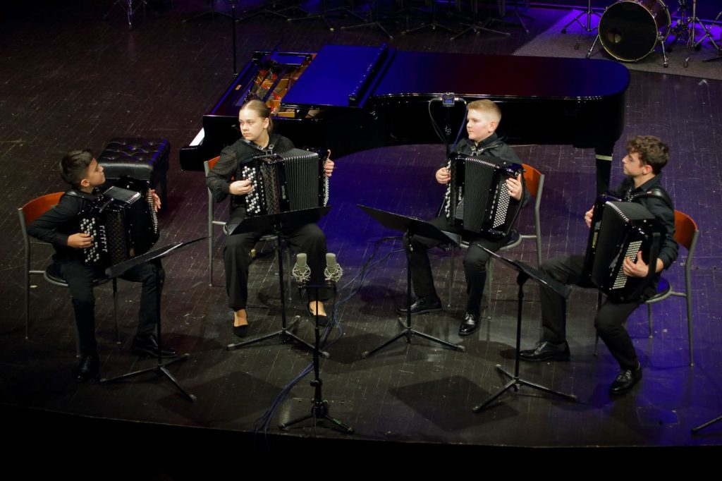 Porečki harmonikaši David Pršurić, Lucia Janko, Erik Petrović i Arian ...
